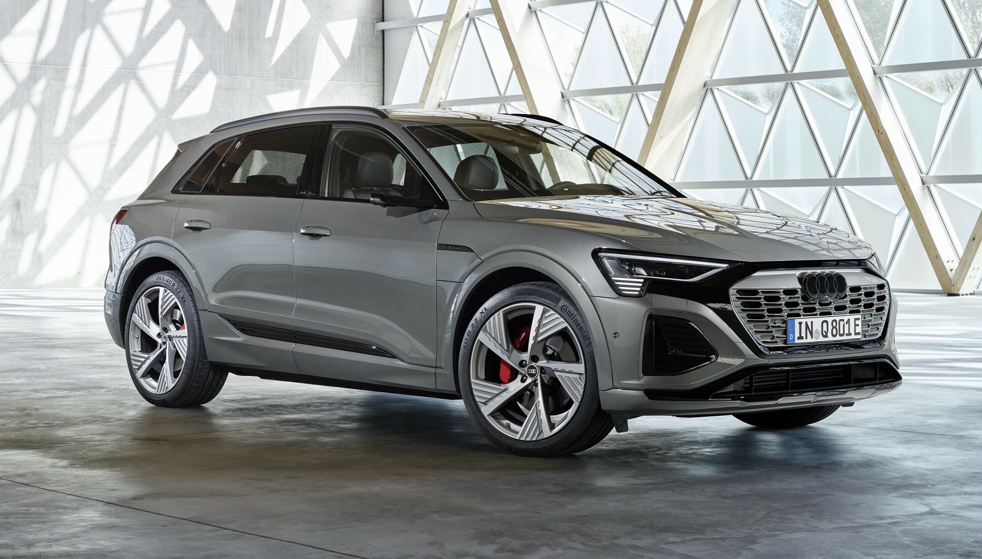 גם לאודי יש ספינת דגל חשמלית חדשה - איטרון Q8 - פלאג מג